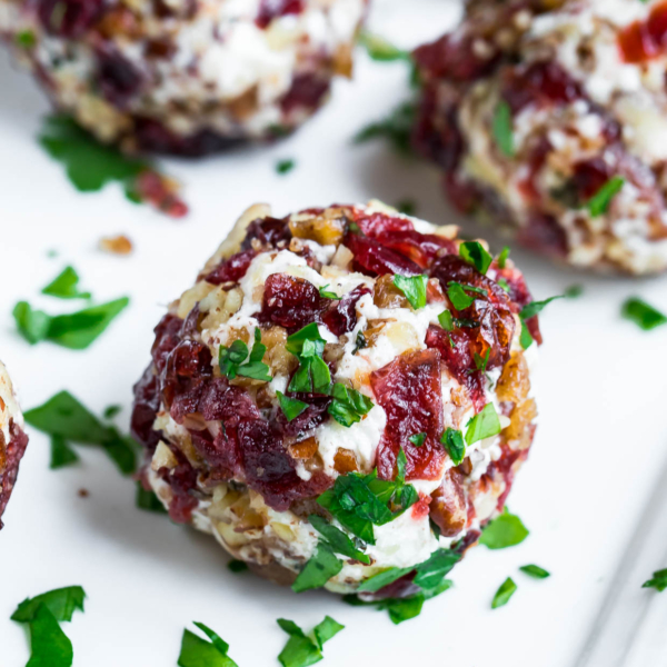 Mini Candied Pecan Cranberry Goat Cheese Balls - Peas and Crayons