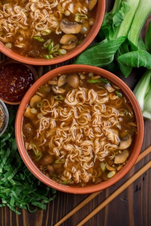 Veggie Ramen Soup Recipe - Peas and Crayons Blog