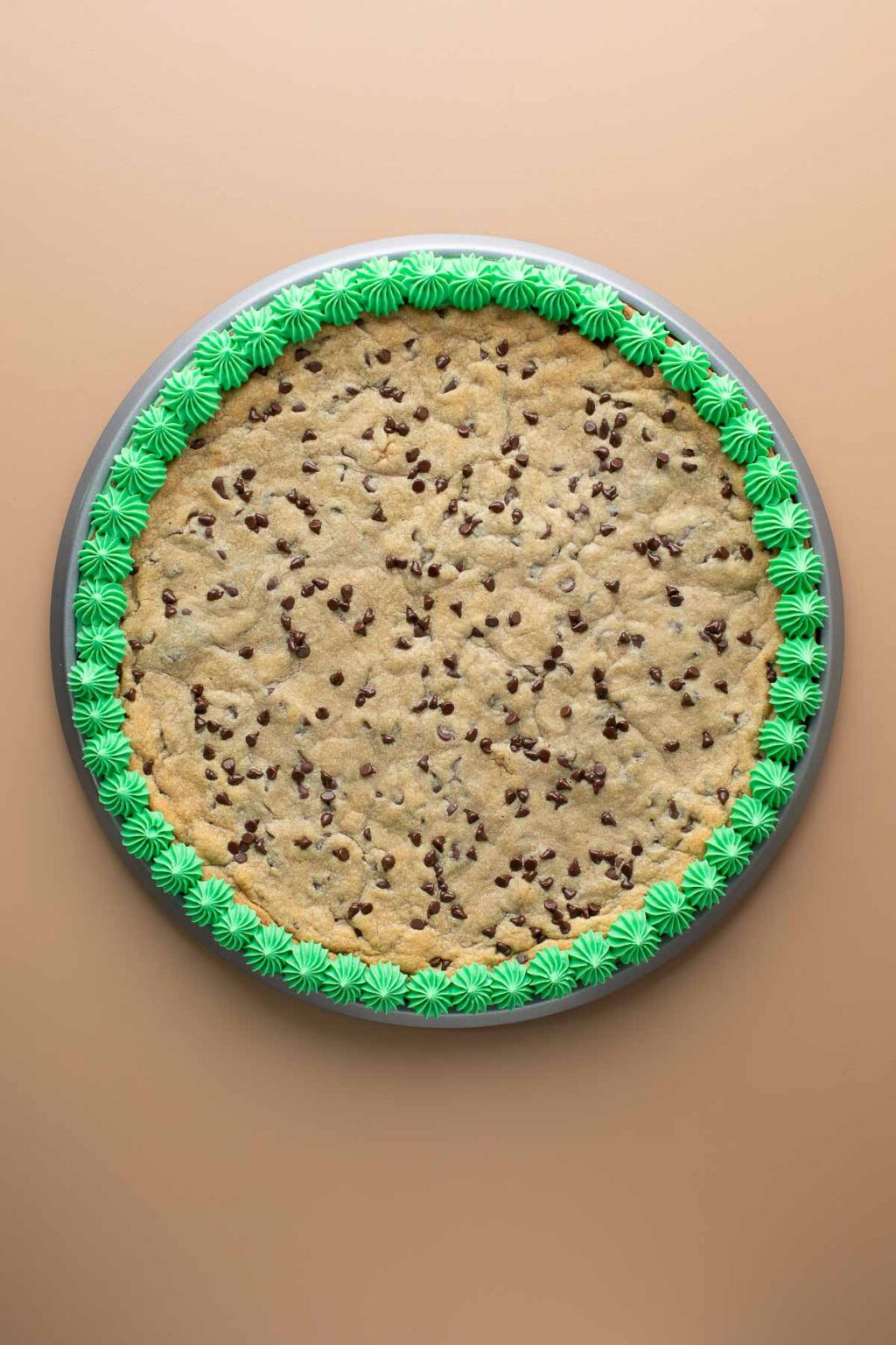 Giant Christmas Wreath Cookie Cake - Peas and Crayons