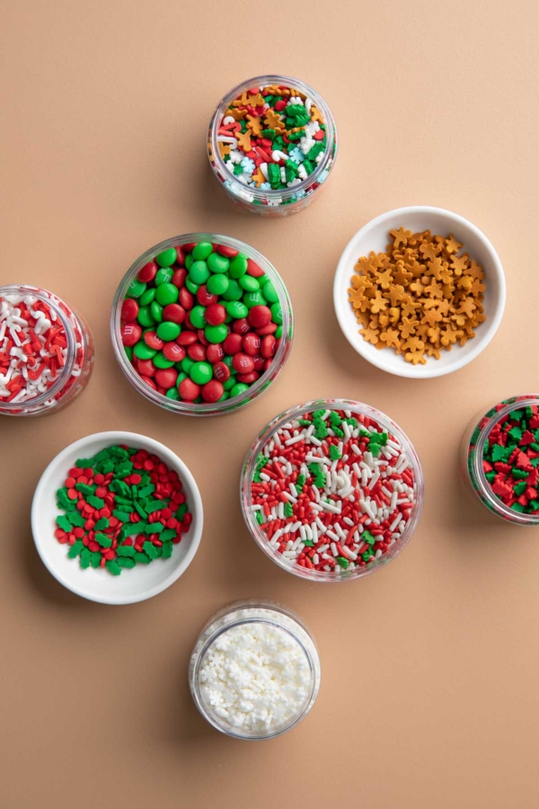 White Chocolate Dipped Christmas Cookies - Peas and Crayons