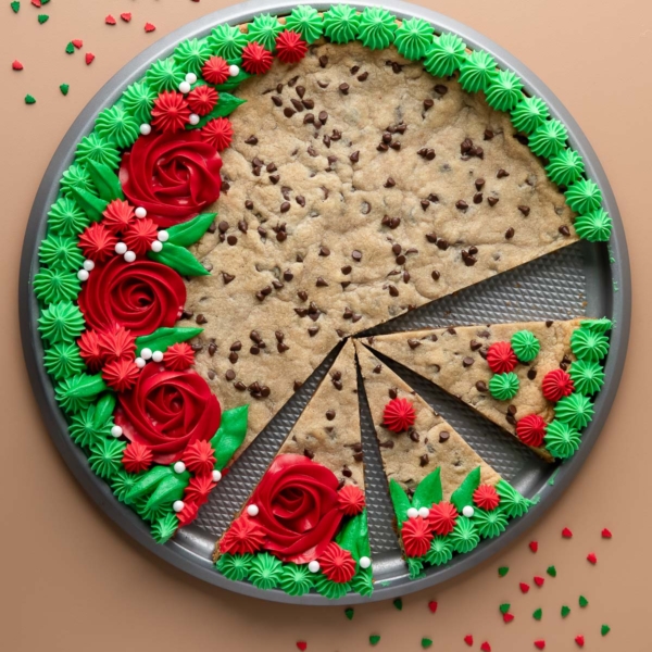 Giant Christmas Wreath Cookie Cake - Peas and Crayons